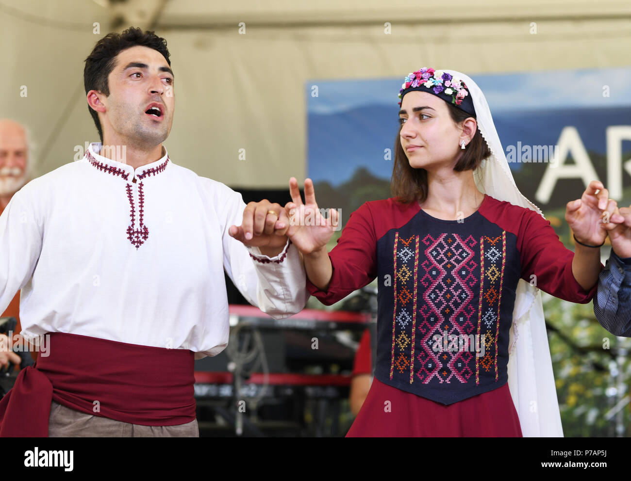 Armenian dances hi-res stock photography and images - Alamy