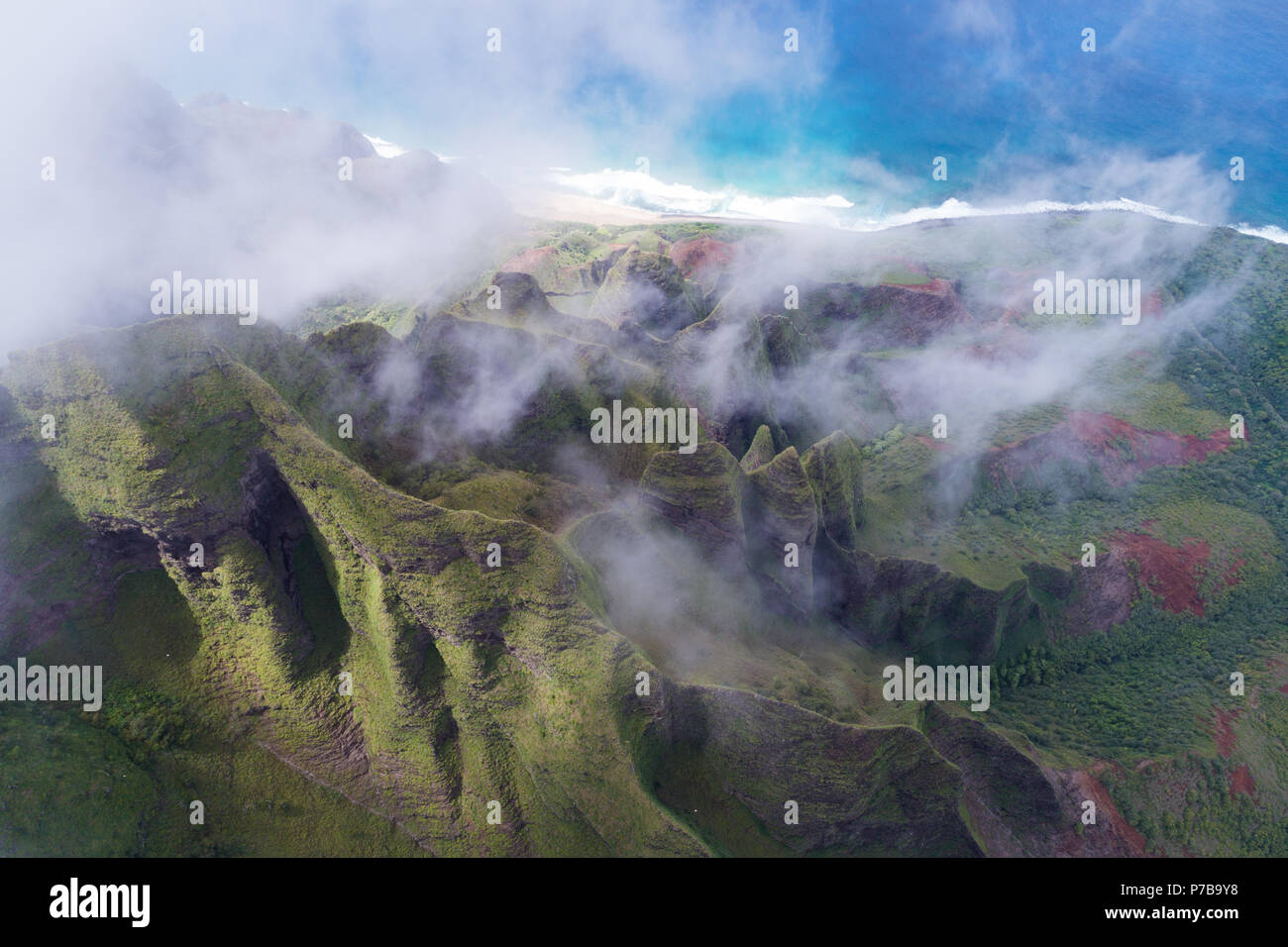 Na pali state park drone hi-res stock photography and images - Alamy