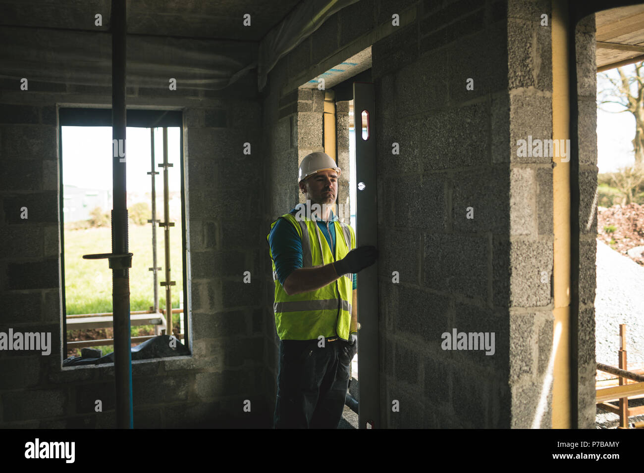 Construction wall level check hi-res stock photography and images - Alamy