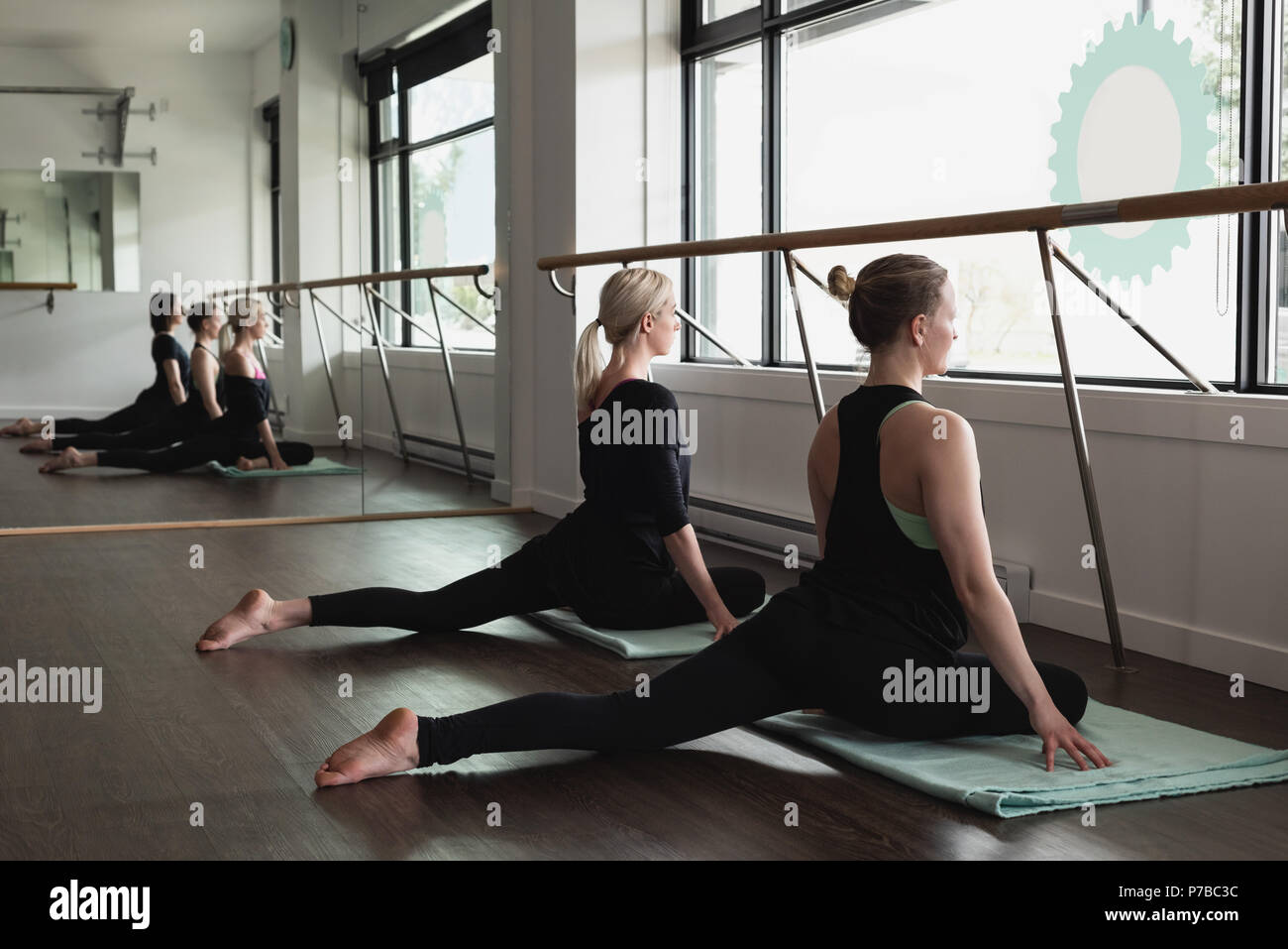 Adult women exercise hi-res stock photography and images - Alamy