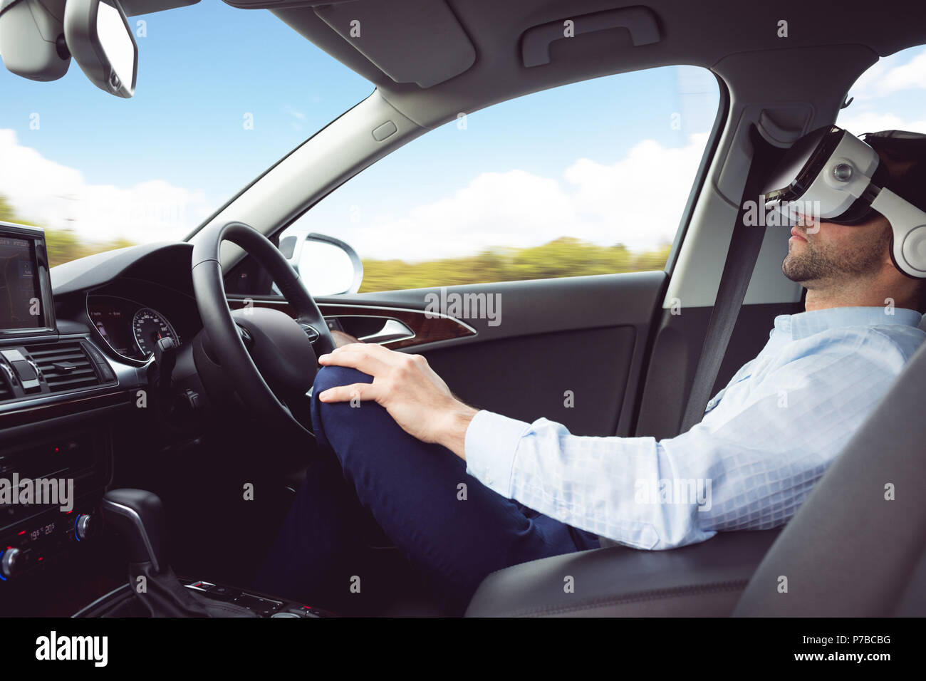 Virtual reality car hi-res stock photography and images - Alamy
