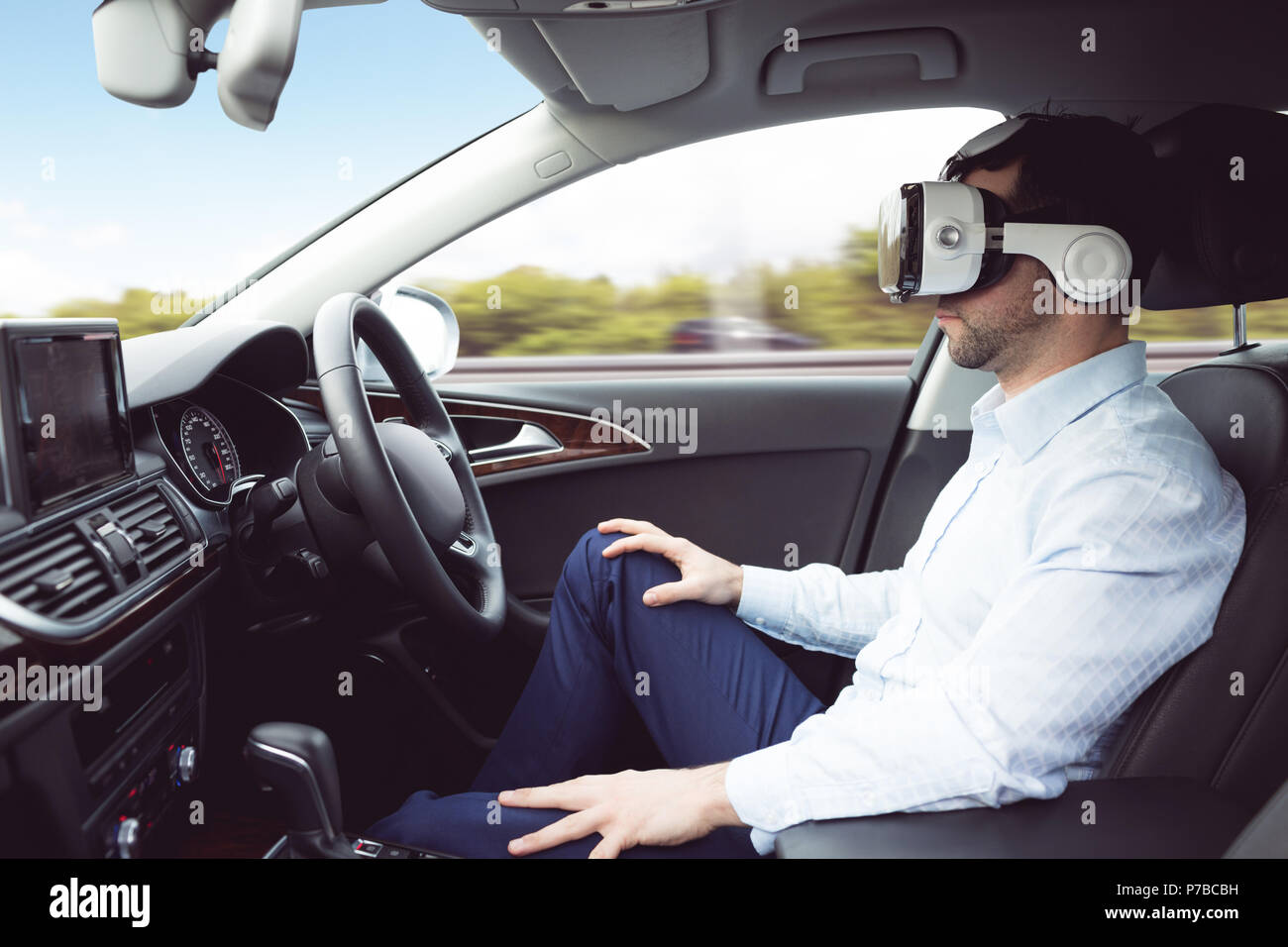 Virtual reality car hi-res stock photography and images - Alamy