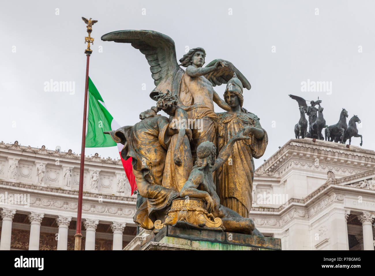 Italian flag bronze sculpture hi-res stock photography and images - Alamy