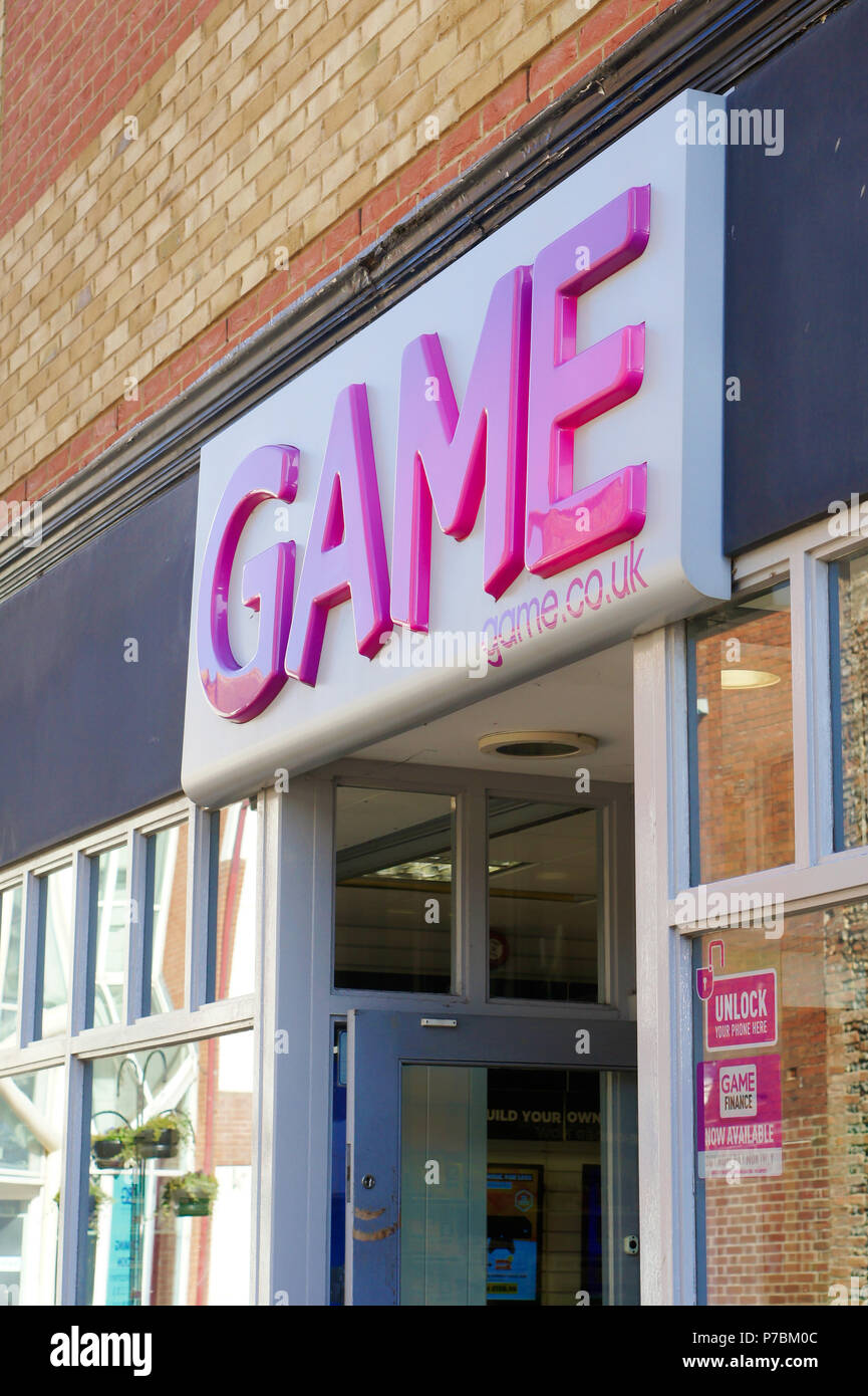 The game store hi-res stock photography and images - Alamy