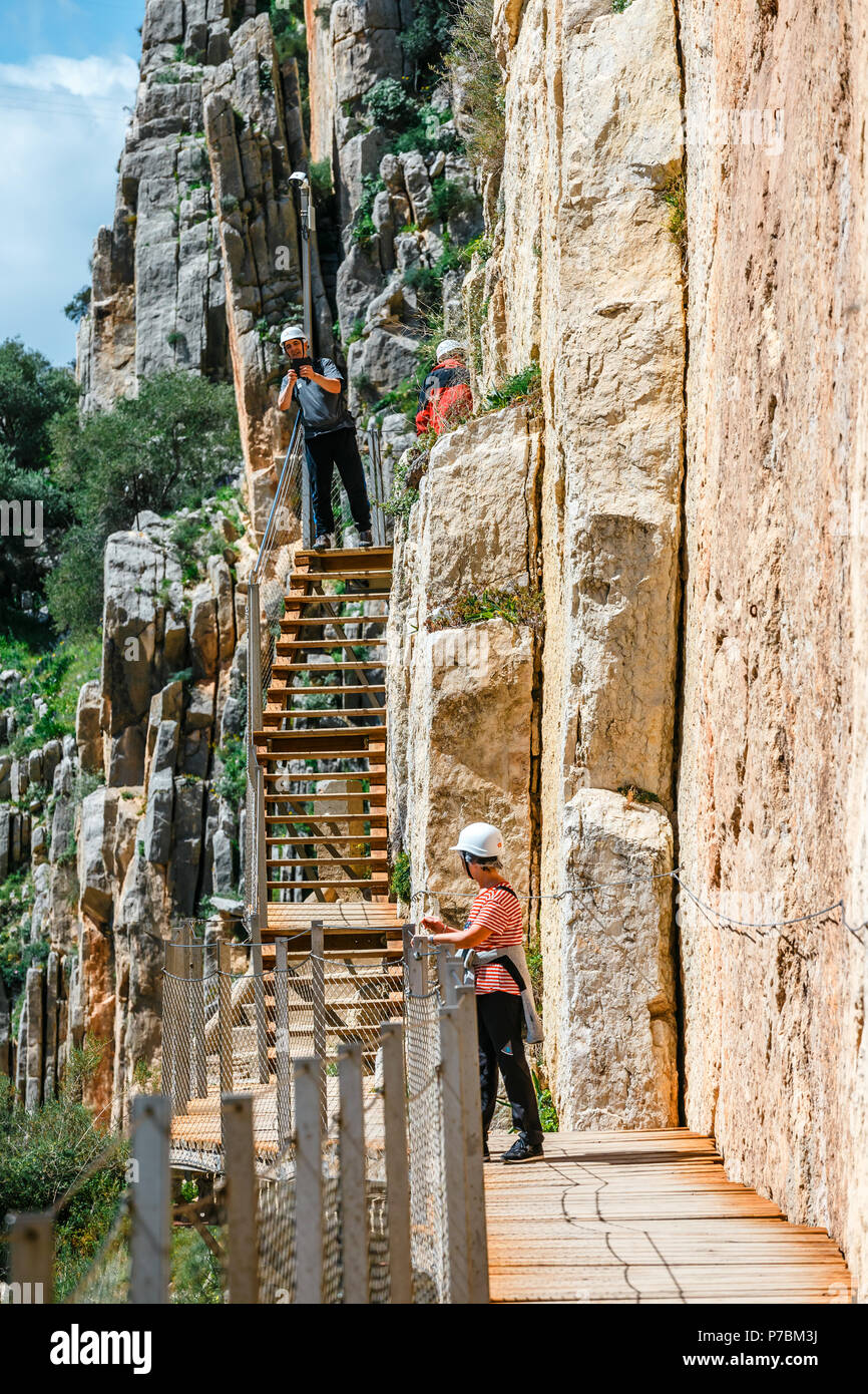 Worlds most dangerous walkway hi-res stock photography and images - Alamy