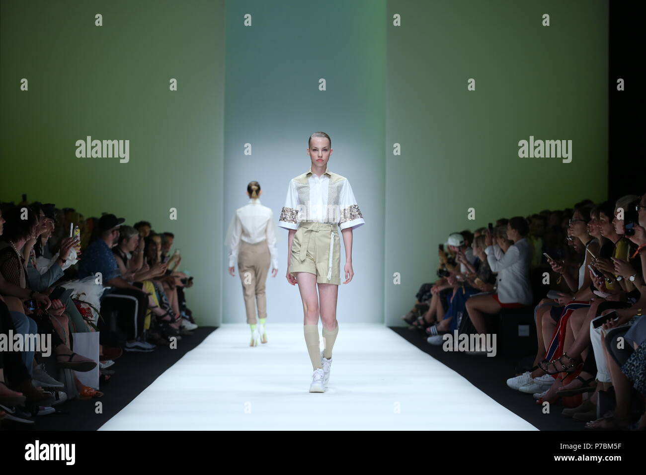 Berlin, Germany. 04th July, 2018. Berlin: The photo shows models on the ...