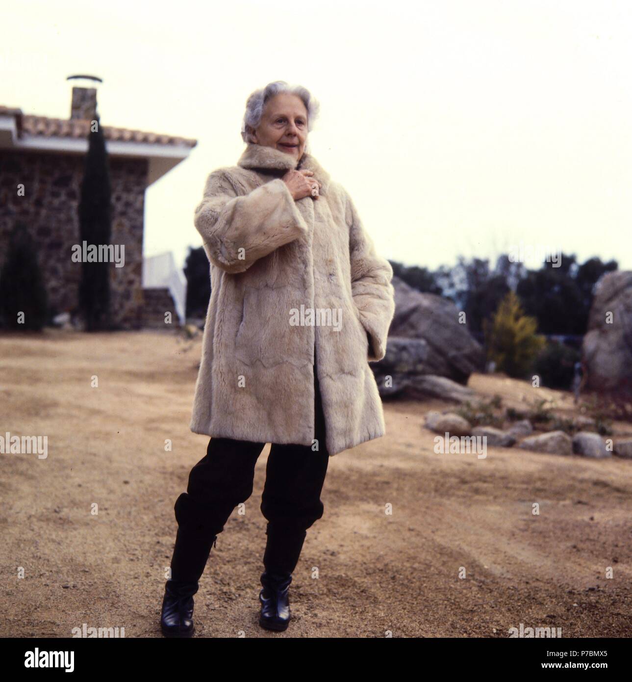 Mercè Rodoreda i Gurguí, en Romanyà de la Selva (1981). Escritora ...
