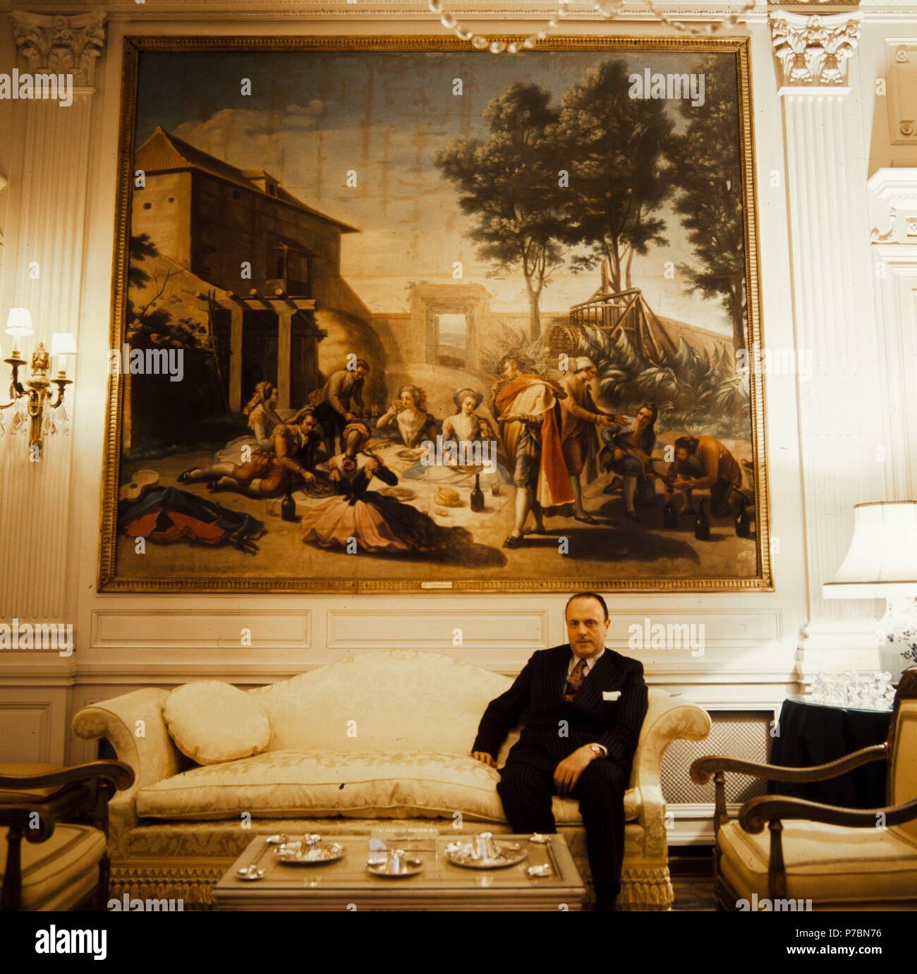 Spanish embassy london hi-res stock photography and images - Alamy