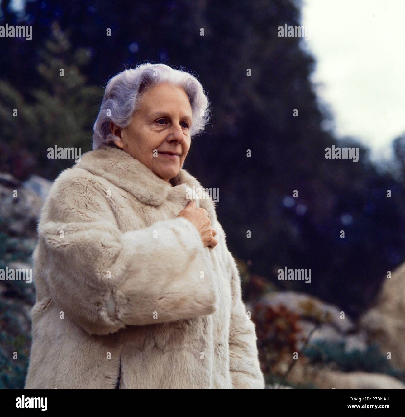 Lengua mujer hi-res stock photography and images - Alamy