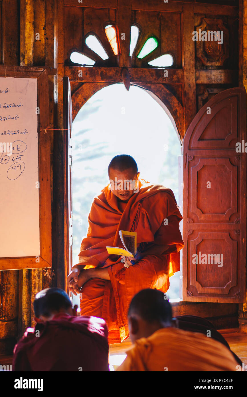 Monk teacher hi-res stock photography and images - Alamy