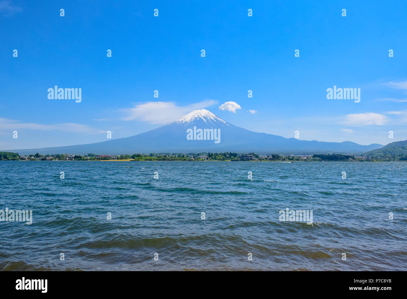 The famous mount Fuji view in the clear blue sky from Kawaguchiko lake ...