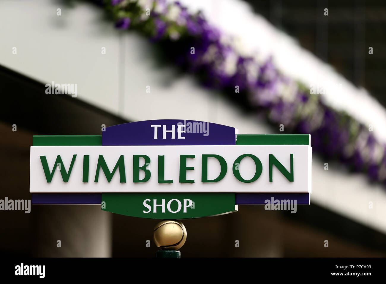 Wimbledon sign tennis hi-res stock photography and images - Alamy