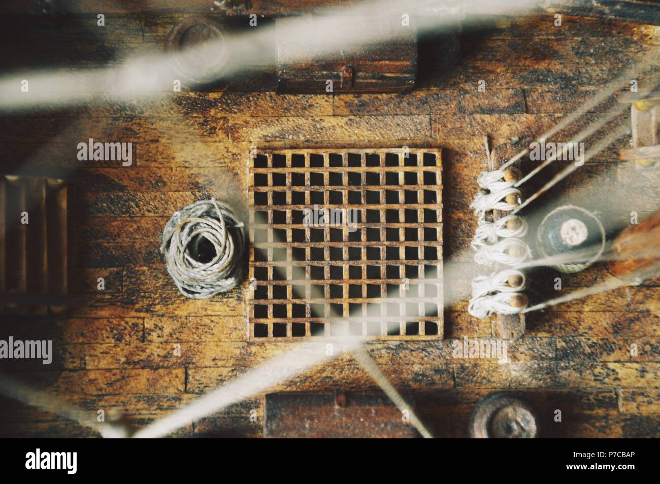 Scale knot hi-res stock photography and images - Alamy