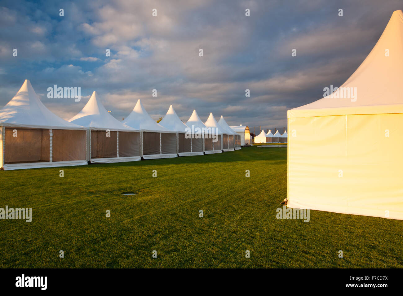 Mobile party hi-res stock photography and images - Alamy