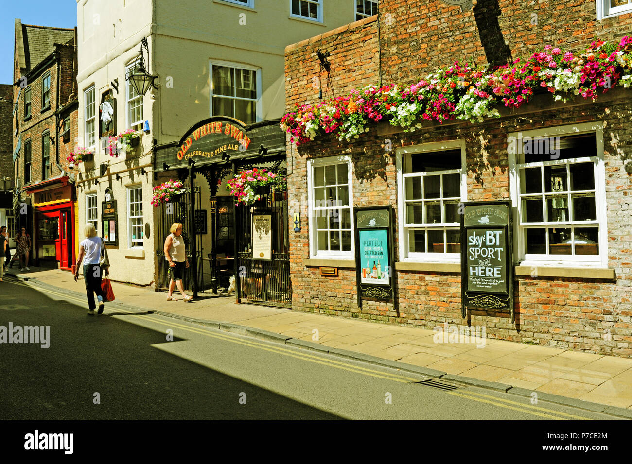 The Old White Swan, Goodramgate, York, England Stock Photo - Alamy