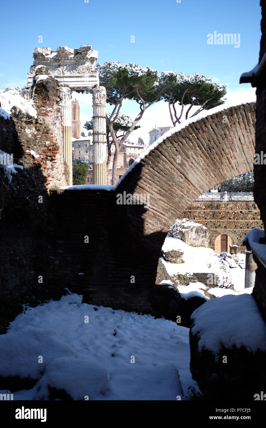Rome, Italy in the snow Stock Photo - Alamy