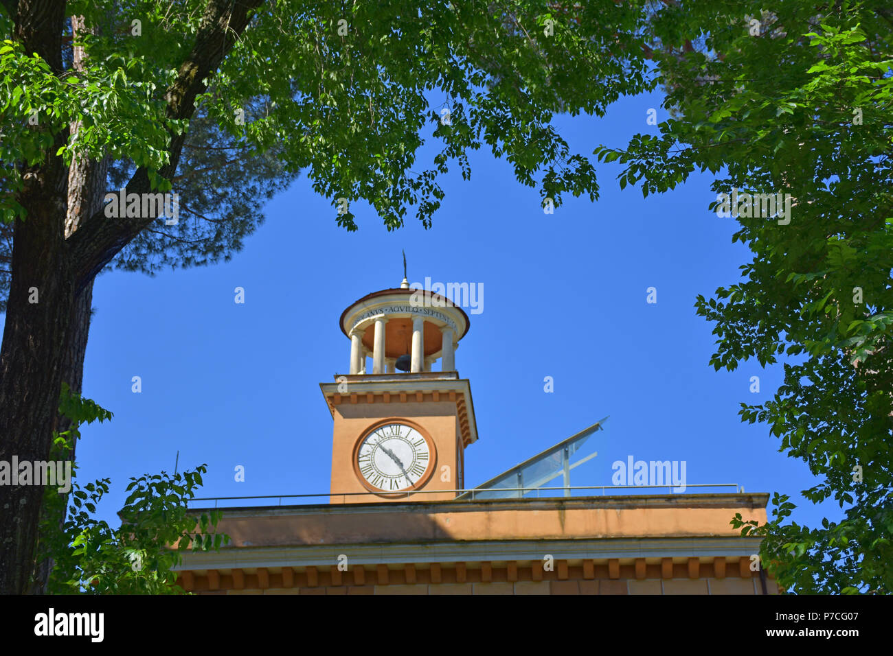 Italy rome pincio water clock hi-res stock photography and images - Alamy
