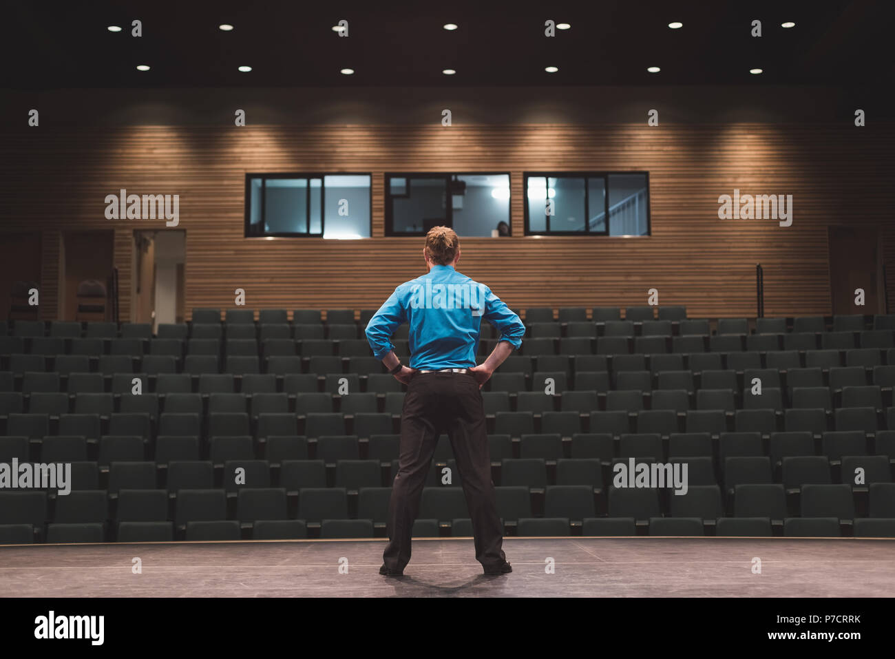 Actor On Stage Stock Photos & Actor On Stage Stock Images - Alamy