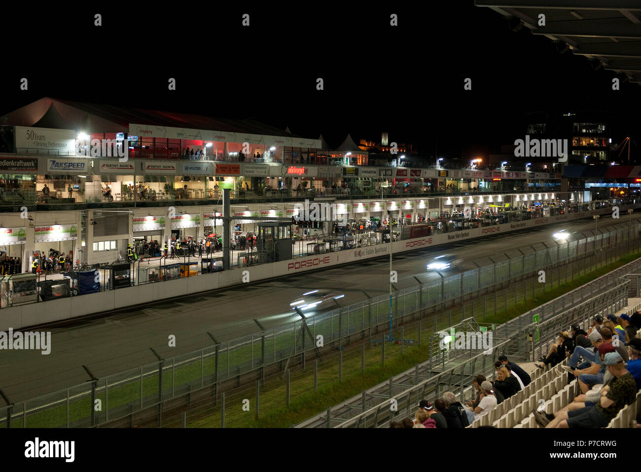 Grandstand car racing hi-res stock photography and images - Alamy