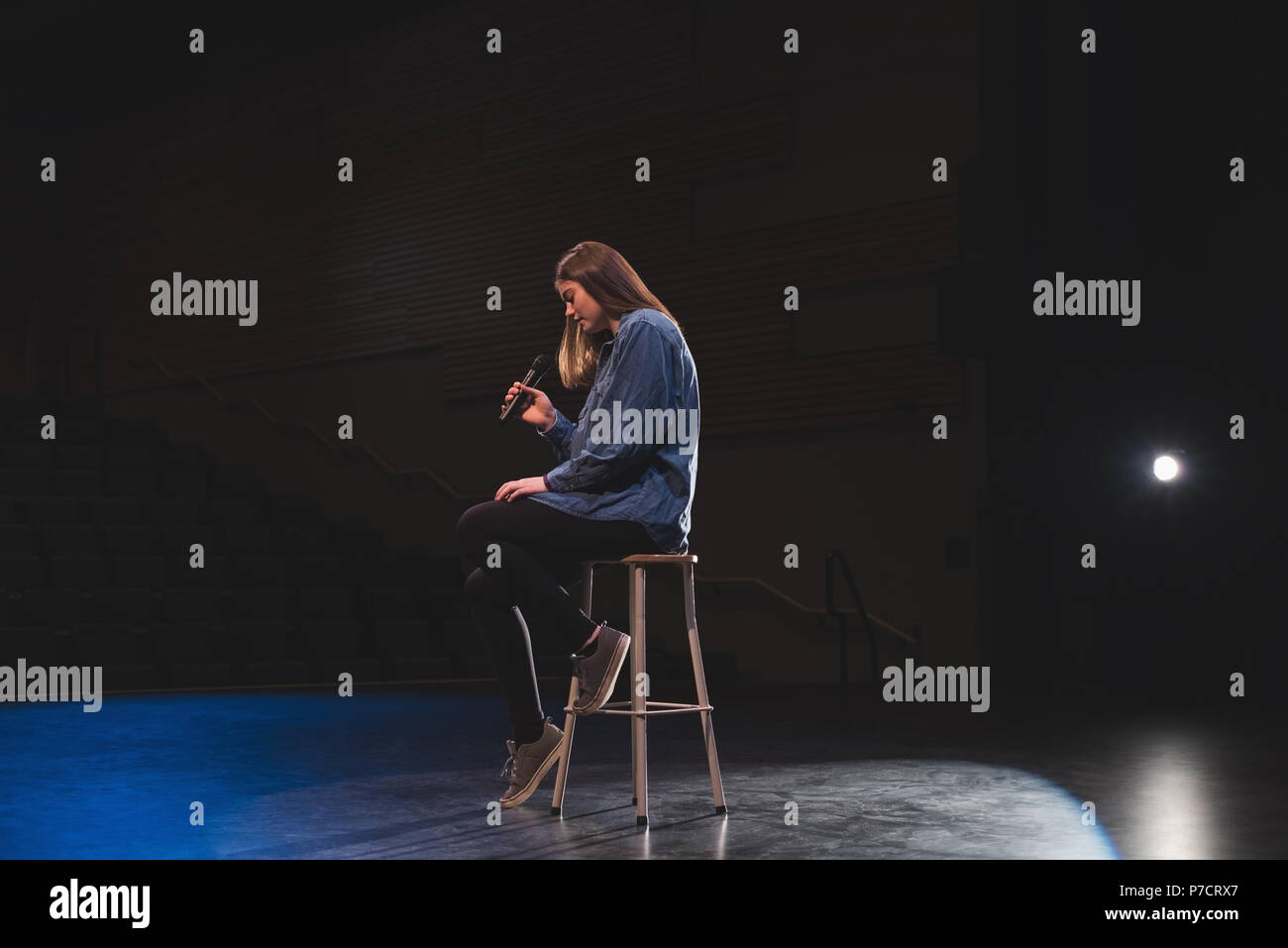 Female stage singer hi-res stock photography and images - Alamy