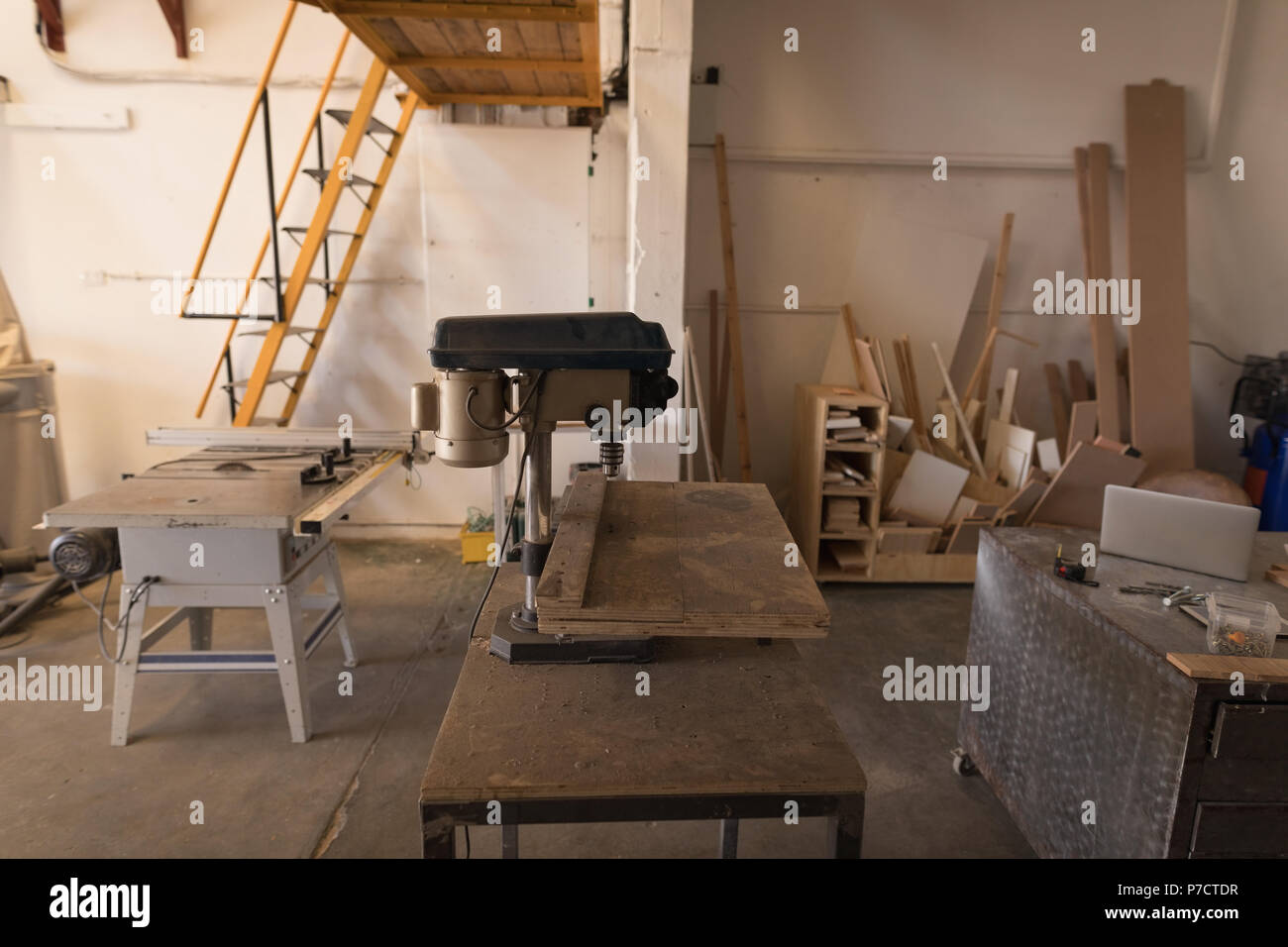 Drilling machine hi-res stock photography and images - Alamy