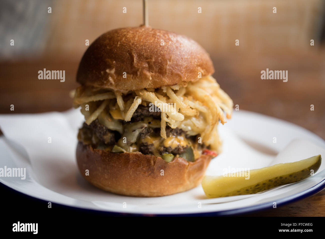 Burger plate hi-res stock photography and images - Alamy