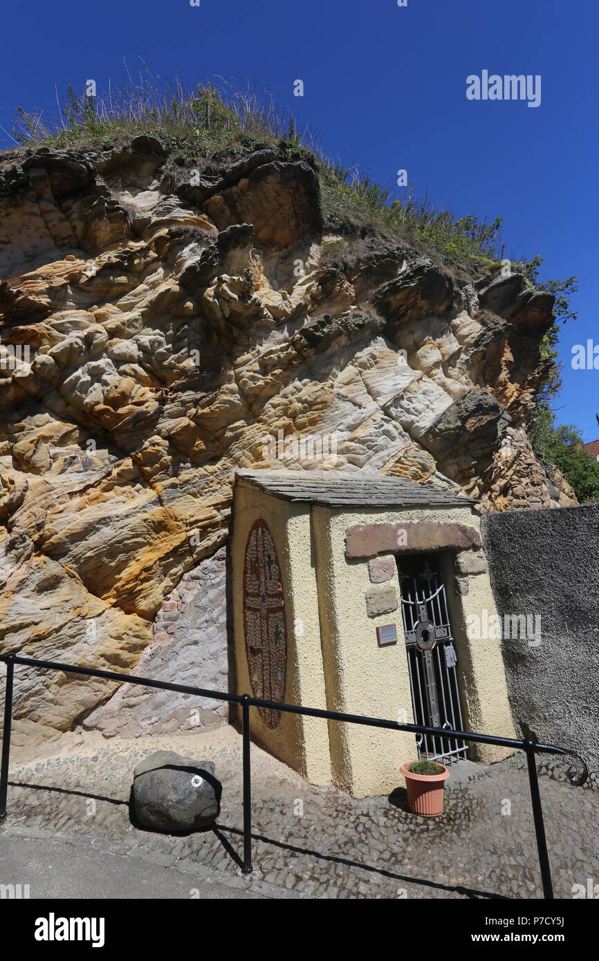 Cave fife pittenweem hi-res stock photography and images - Alamy