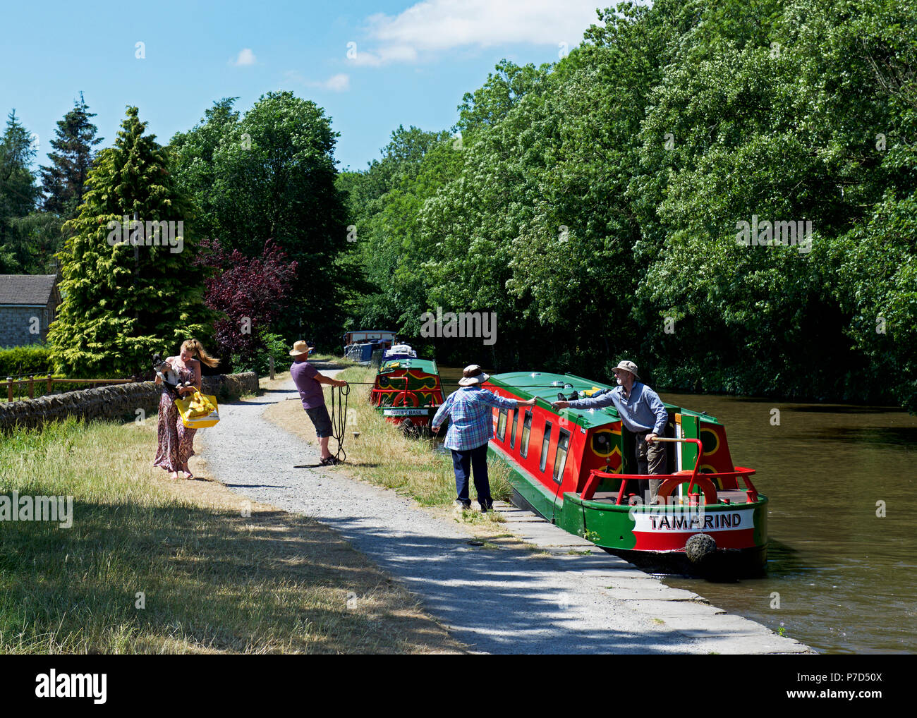 Inland waterways gargrave hi-res stock photography and images - Alamy