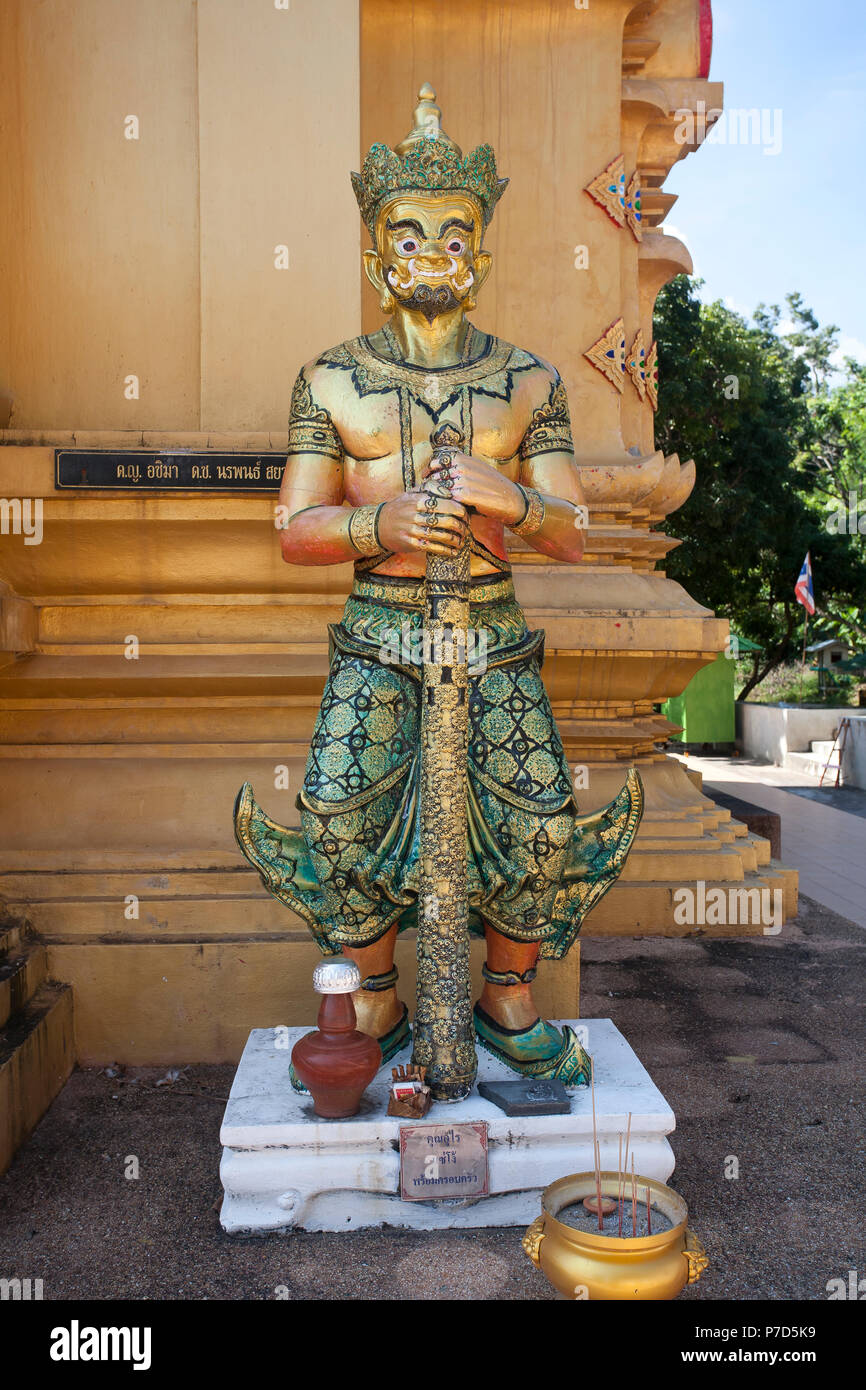 Thai temple guard statue hi-res stock photography and images - Alamy
