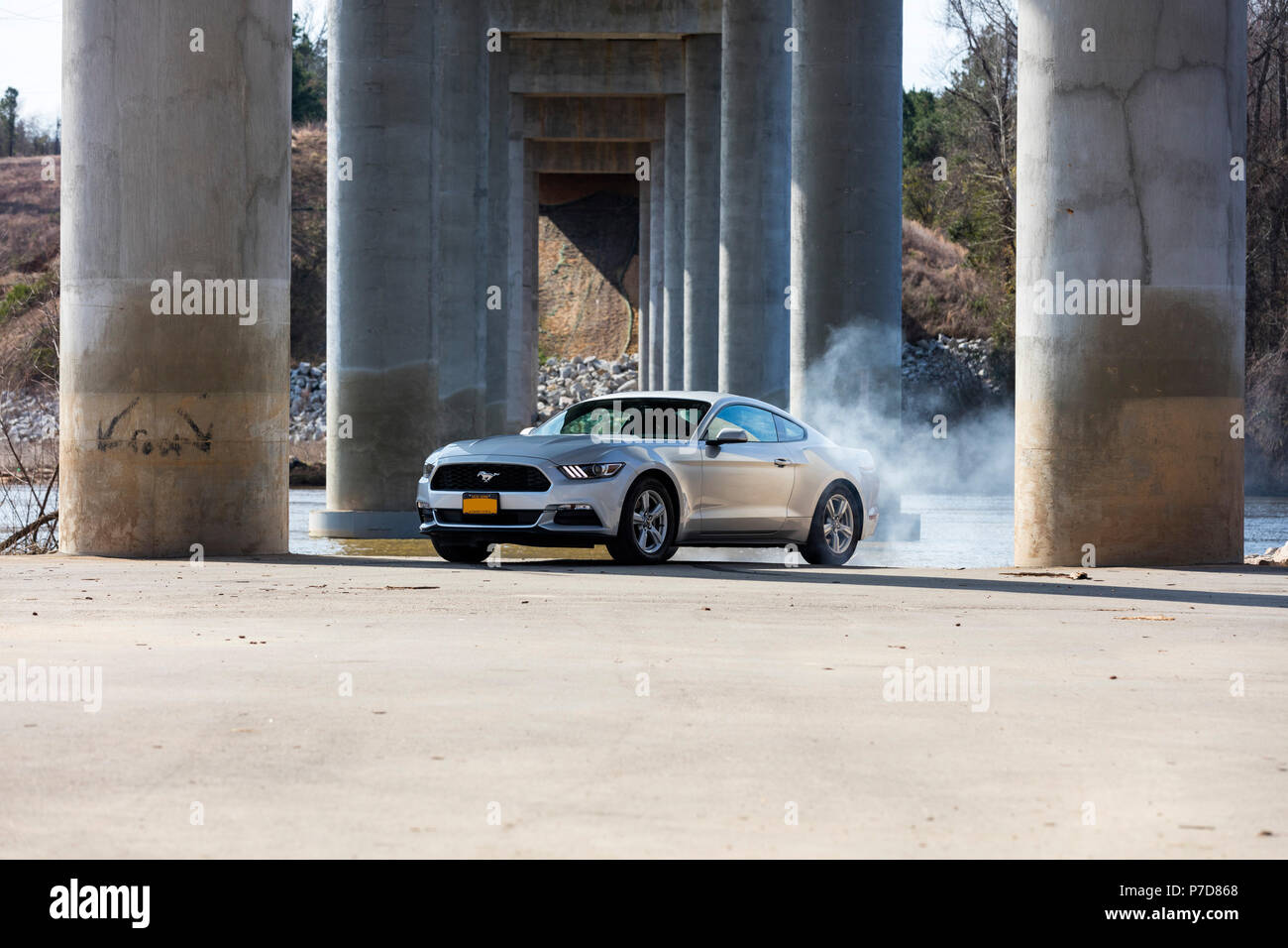 Ford mustang 2015 model hi-res stock photography and images - Alamy