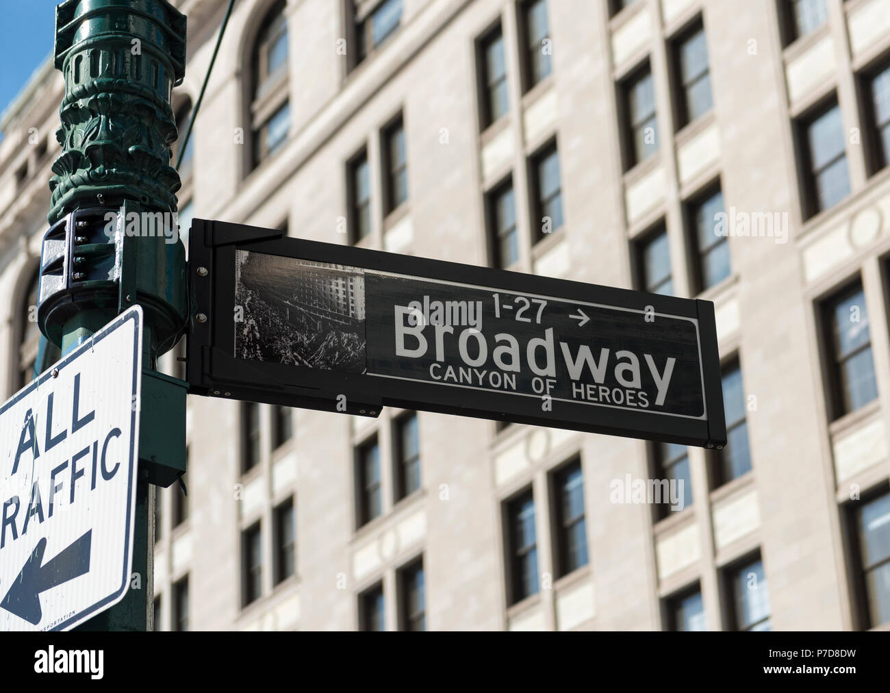 Street name signs hi-res stock photography and images - Alamy