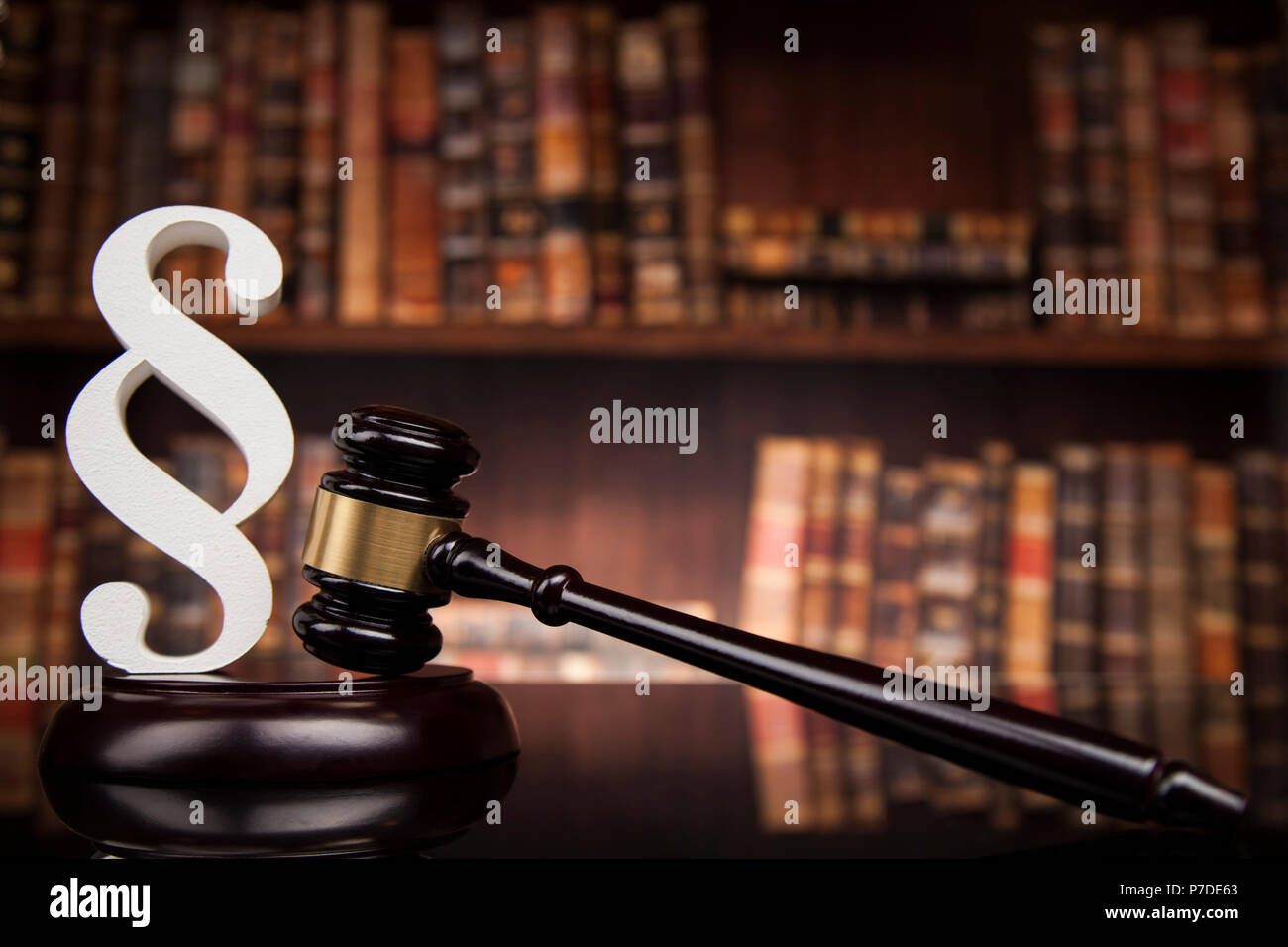 Court gavel,Law theme, mallet of justice, Paragraph, mirror background ...