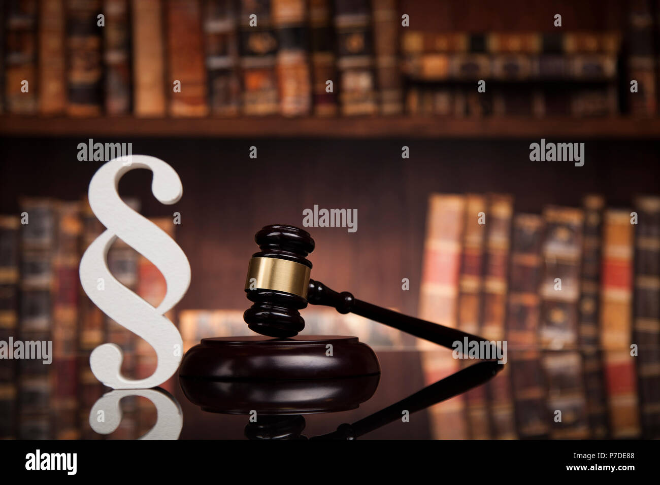 Court gavel,Law theme, mallet of justice, Paragraph, mirror background ...