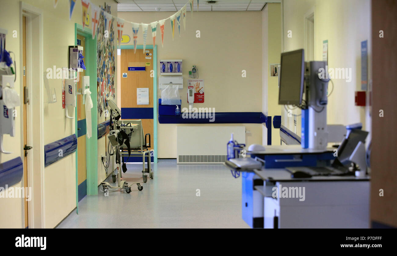 Hospital ward uk peter byrne hi-res stock photography and images - Alamy
