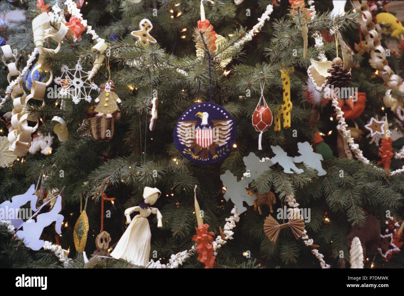 Christmas 1975 white house hi-res stock photography and images - Alamy