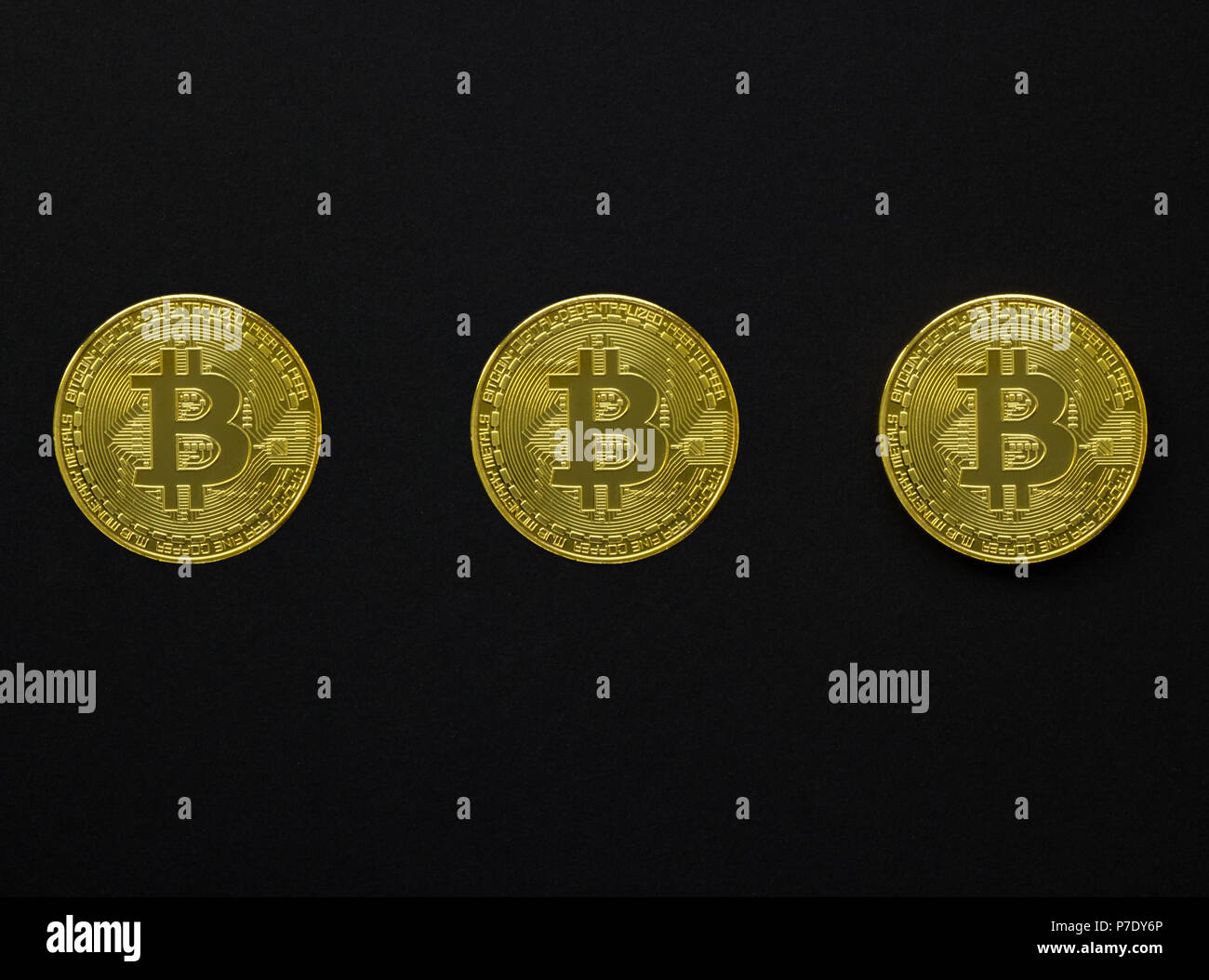 Bit coin circuit texture hi-res stock photography and images - Alamy