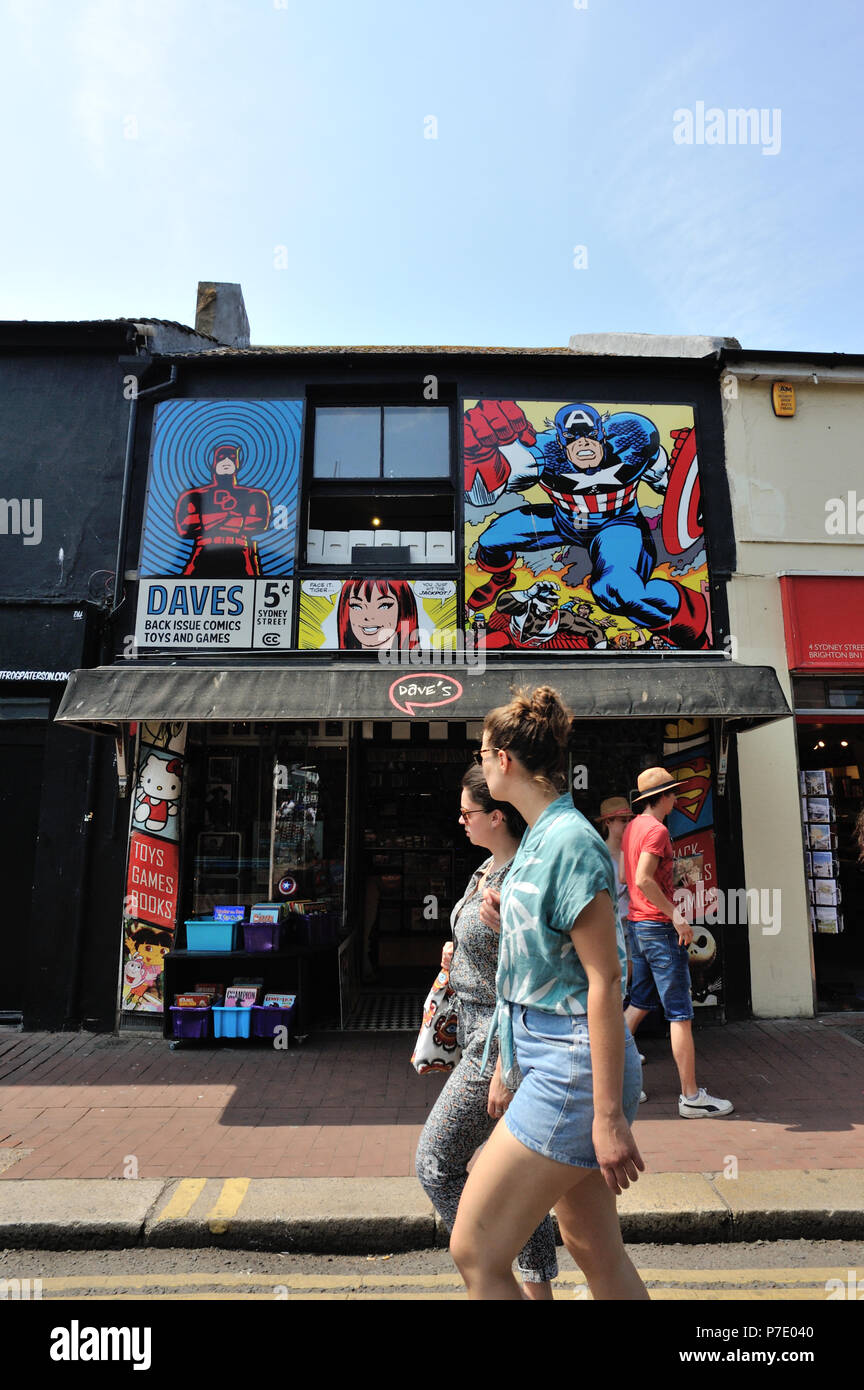 Comic shop hi-res stock photography and images - Alamy