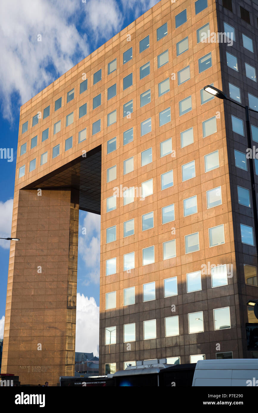 iconic number 1 london bridge building in the city Stock Photo - Alamy