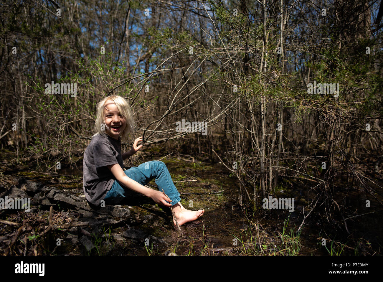 Barefoot boy hi-res stock photography and images - Alamy