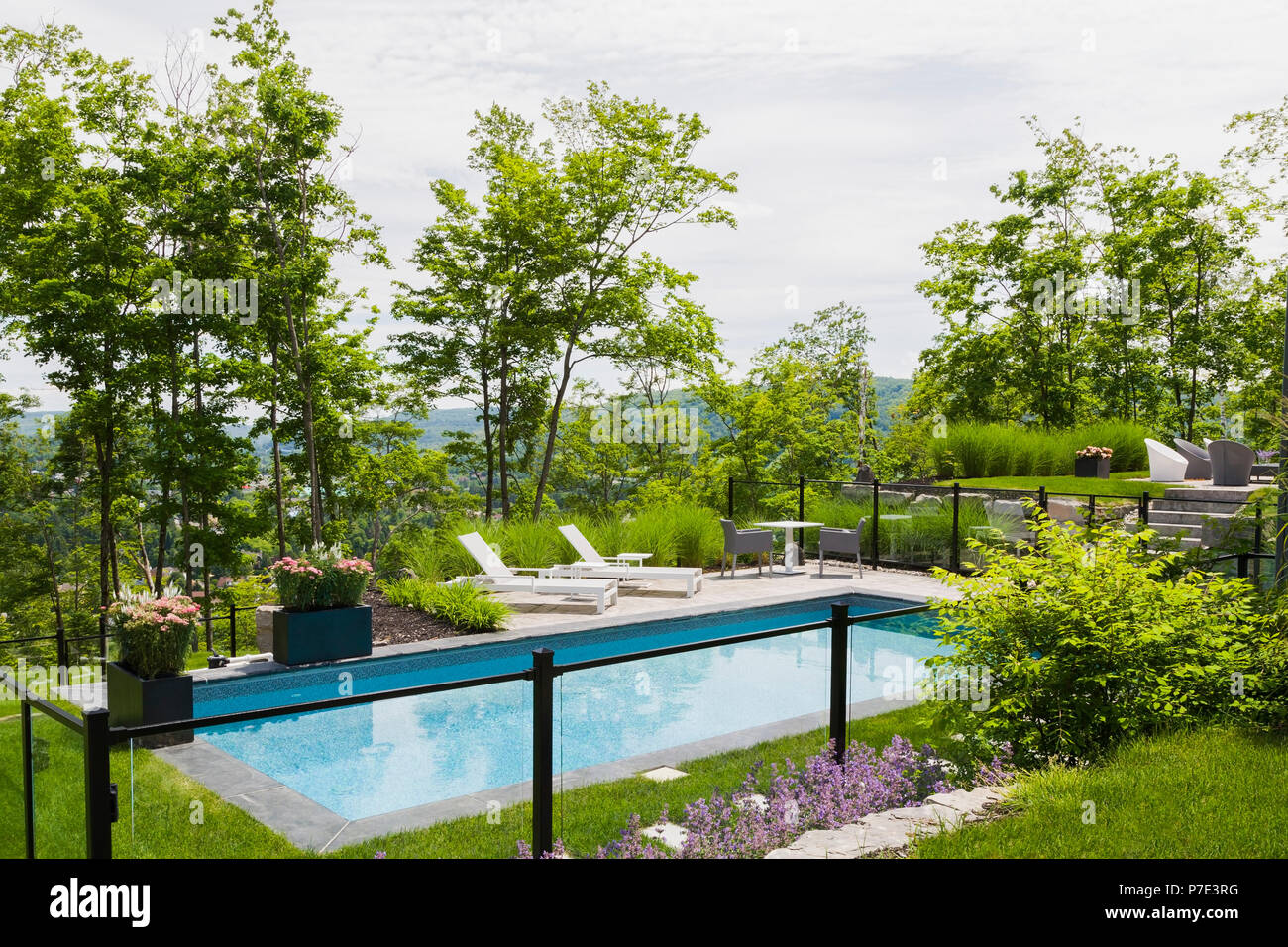 Outdoor swimming pool hi-res stock photography and images - Alamy