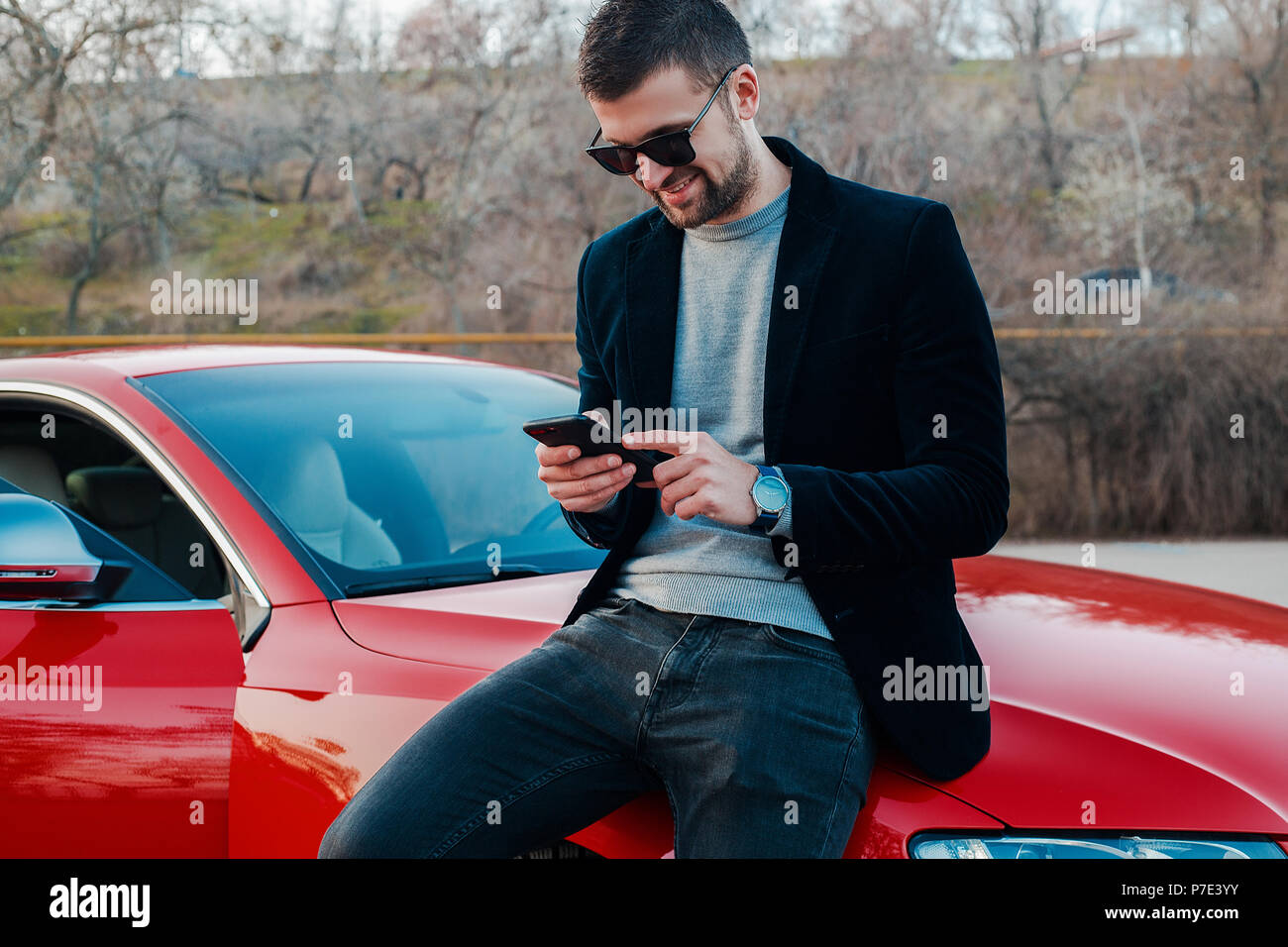 Man leaning against car, 30 years hi-res stock photography and images ...