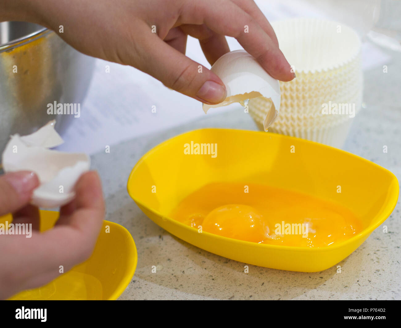 Separating egg yolk from hi-res stock photography and images - Alamy