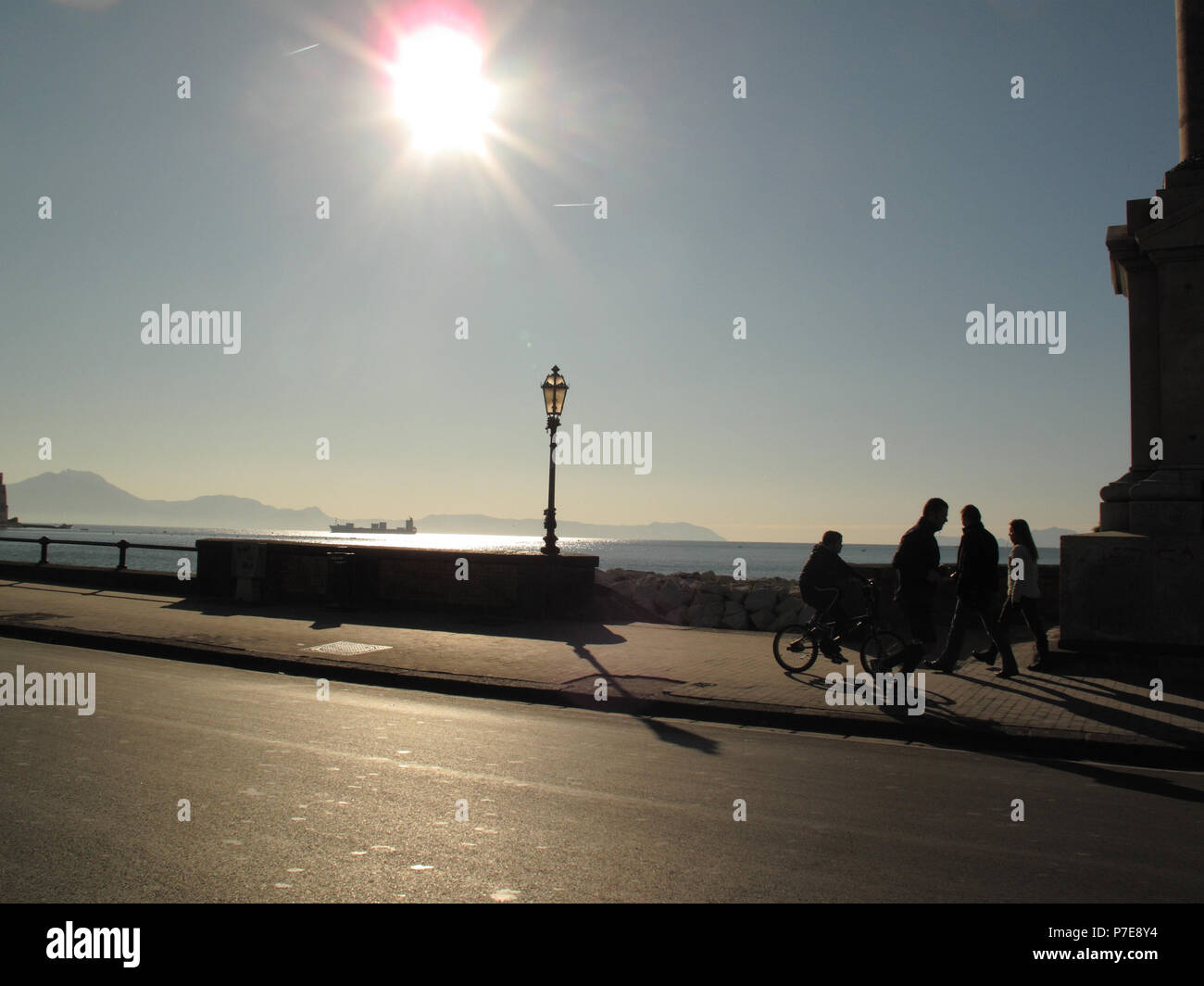 Naples, people in Lungomare Caracciolo Stock Photo - Alamy