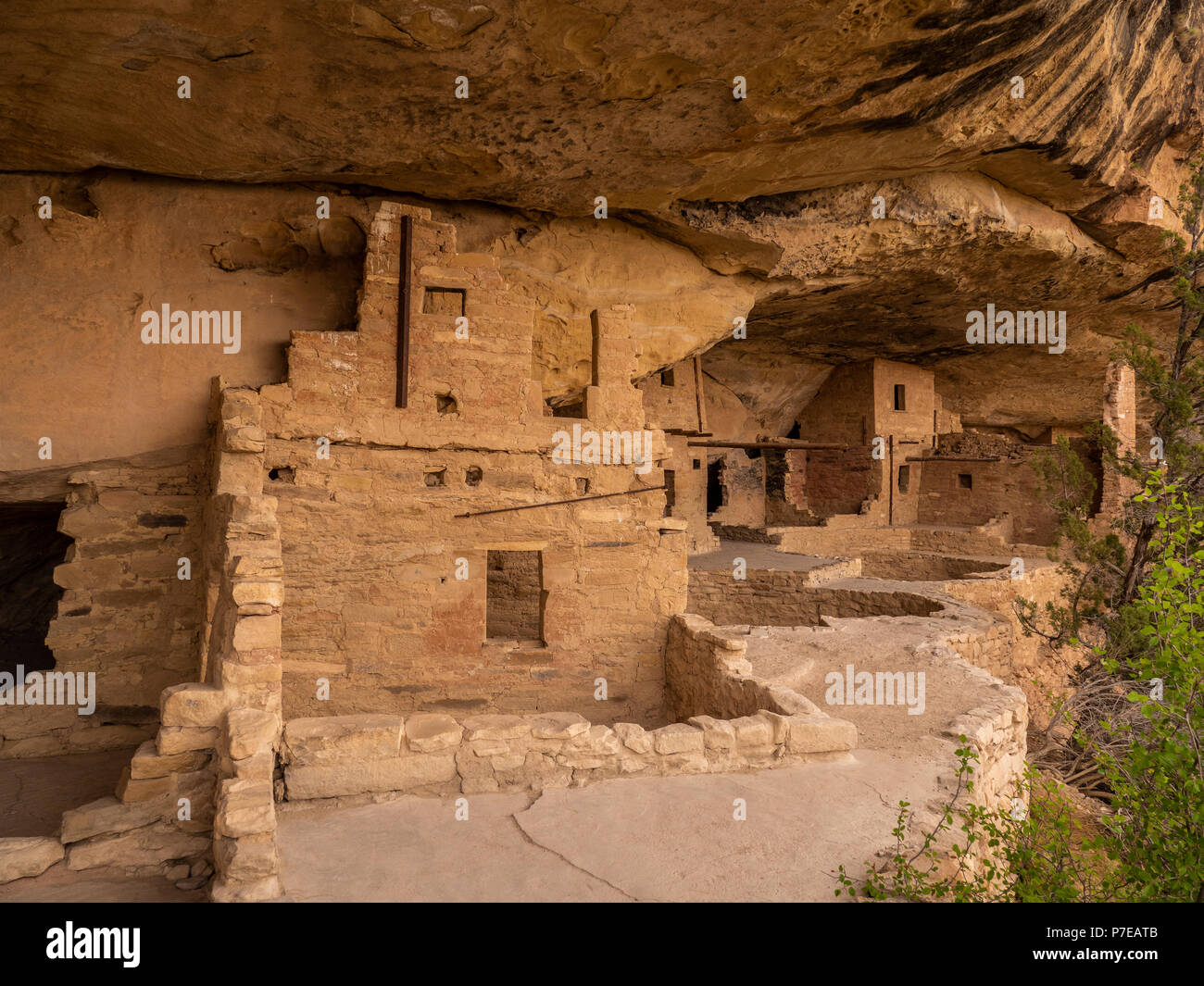 Ruins native american house hi-res stock photography and images - Alamy