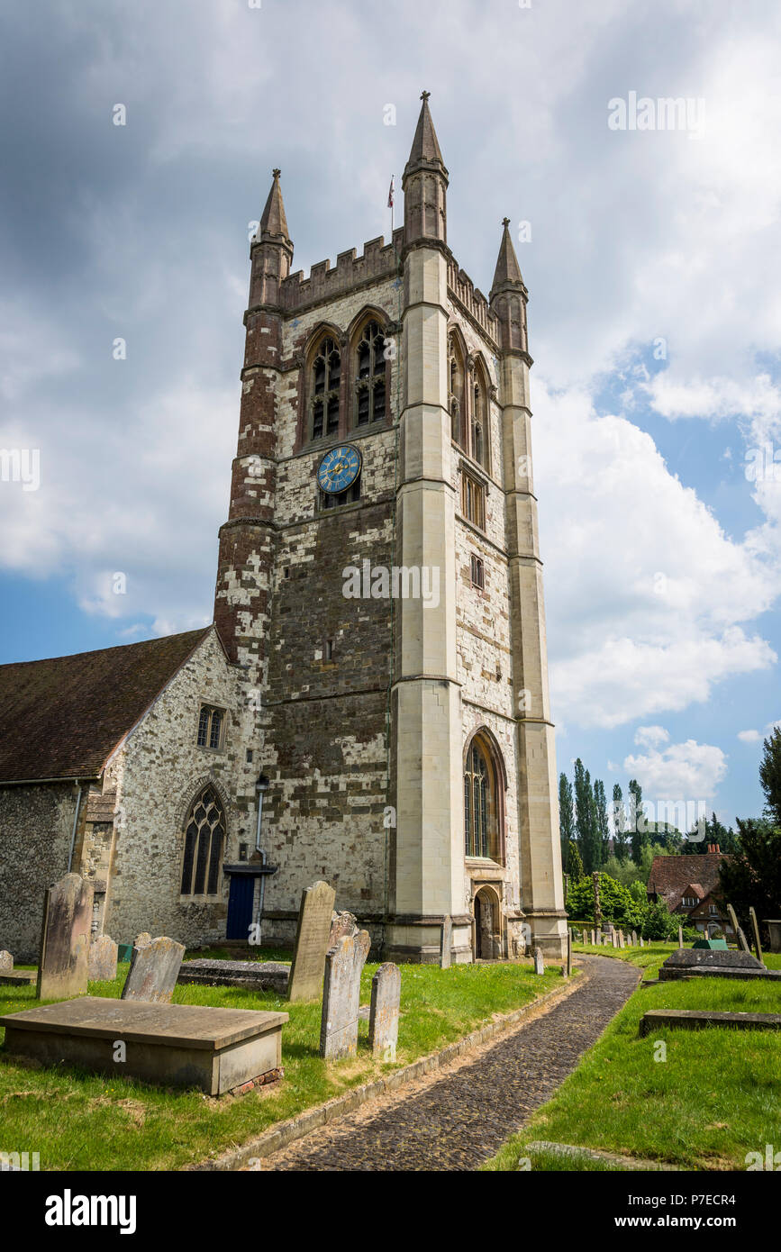 St andrews parish church farnham hi-res stock photography and images ...