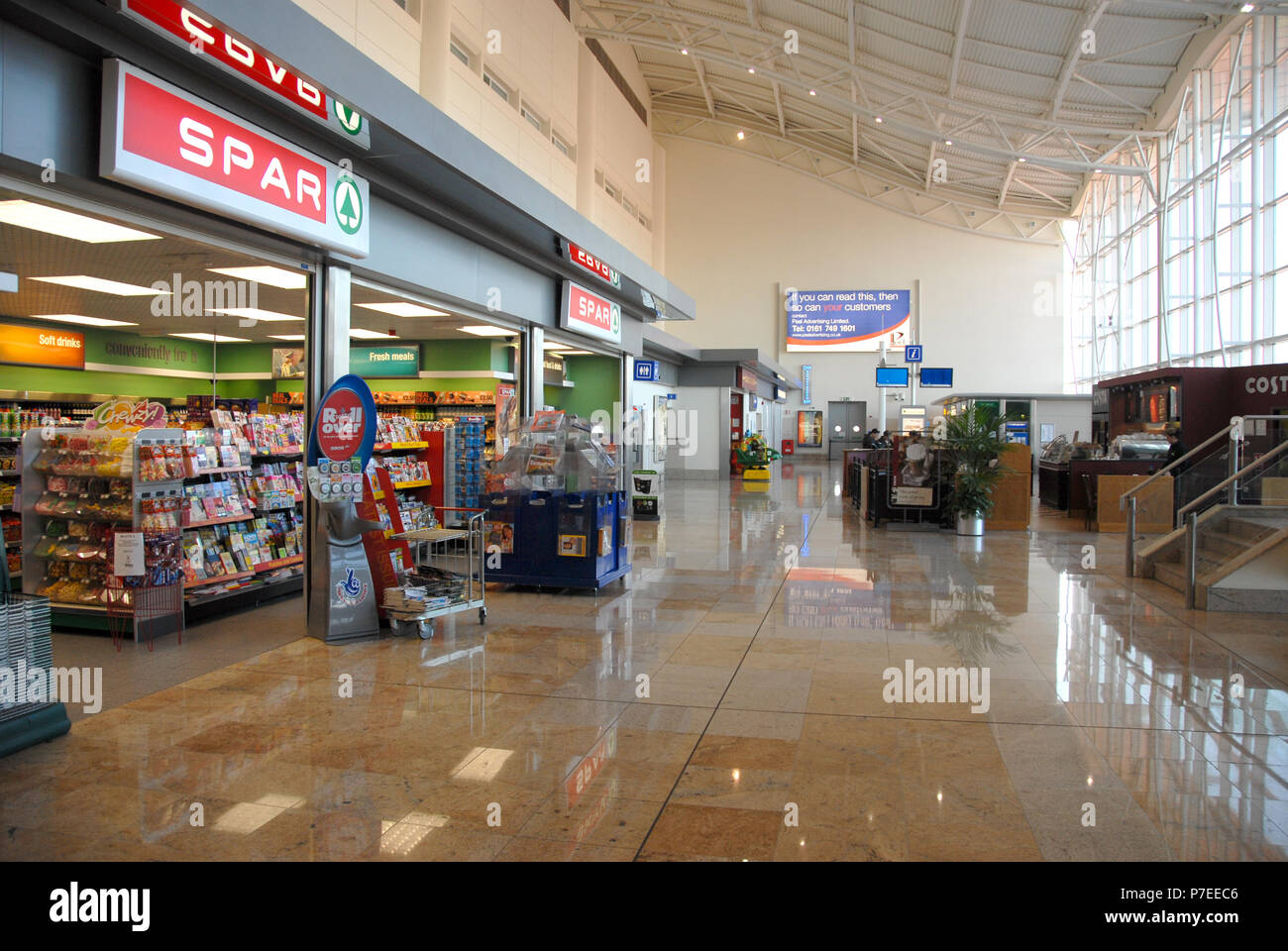 Spar shop front hi-res stock photography and images - Alamy