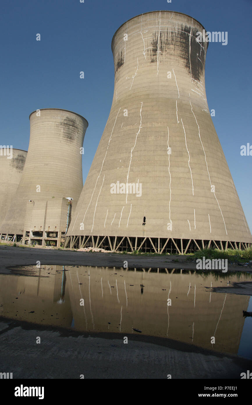 Thorpe marsh power plant hi-res stock photography and images - Alamy