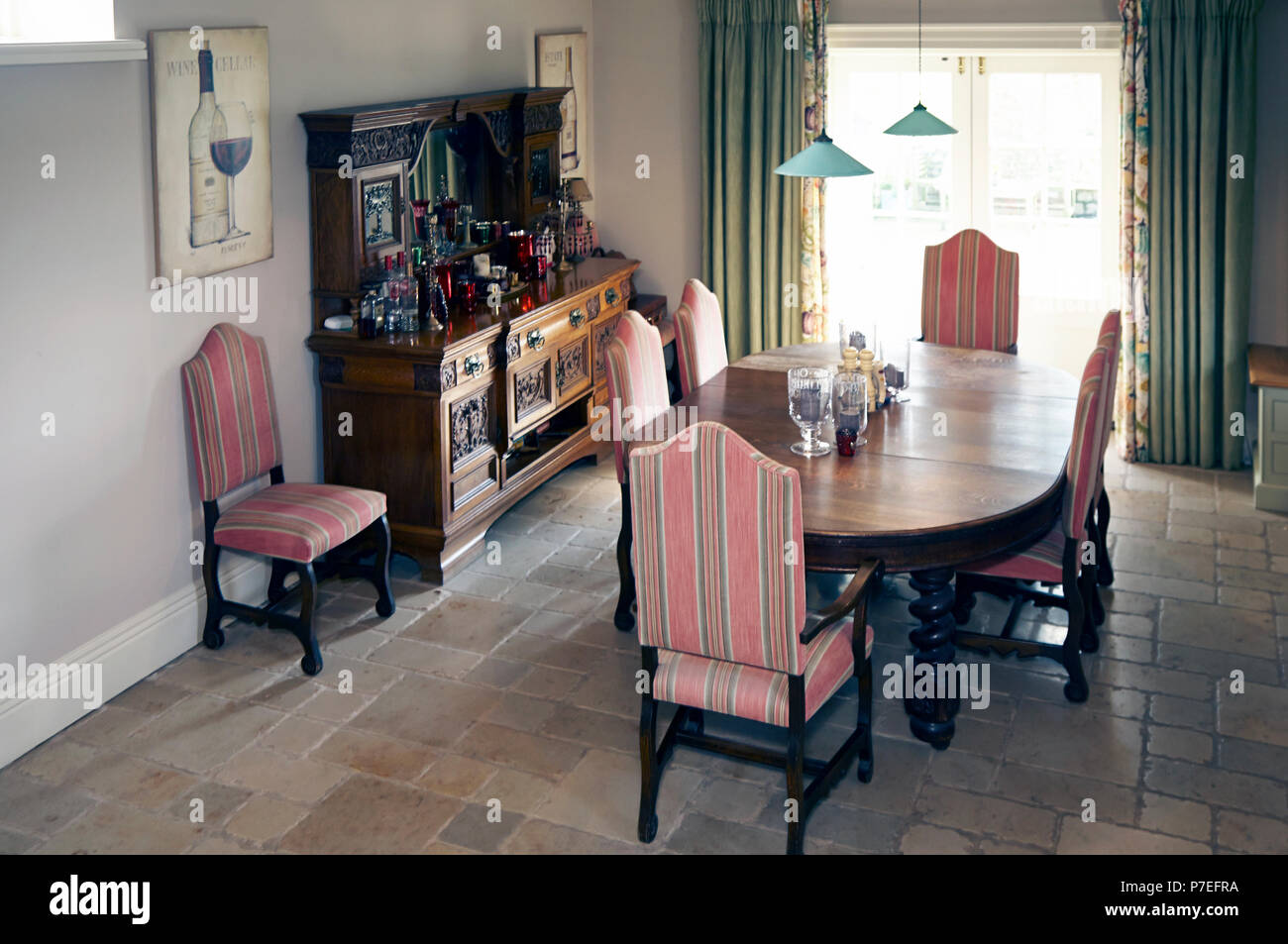 Dining room manor house in hi-res stock photography and images - Alamy