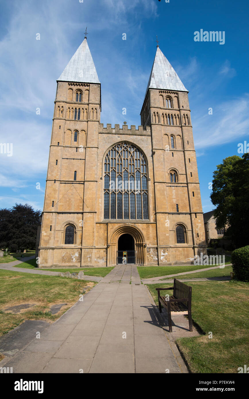 Southwell minster cathedral in nottinghamshire hi-res stock photography ...
