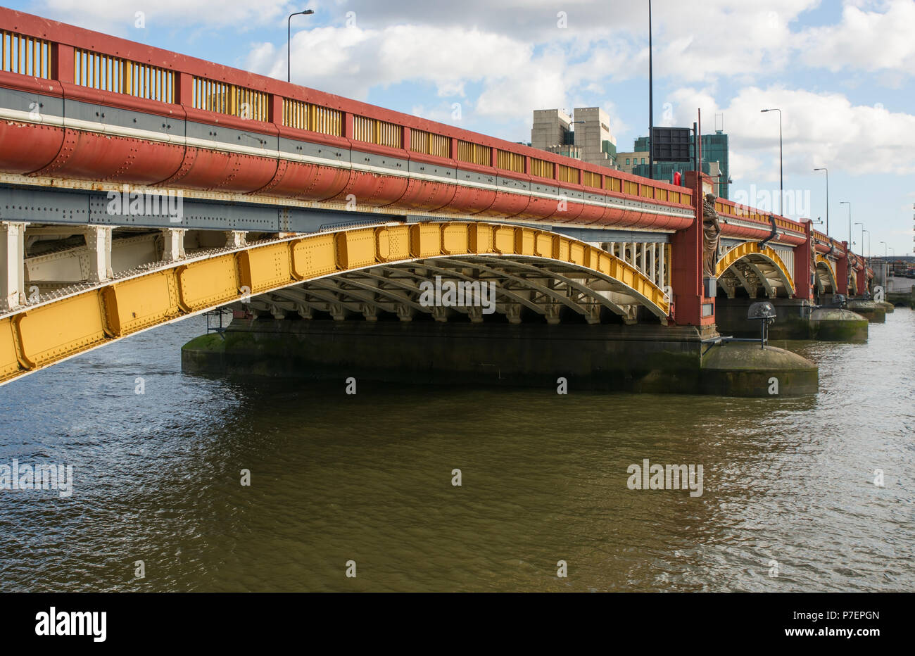 Vauxhall buildings hi-res stock photography and images - Alamy